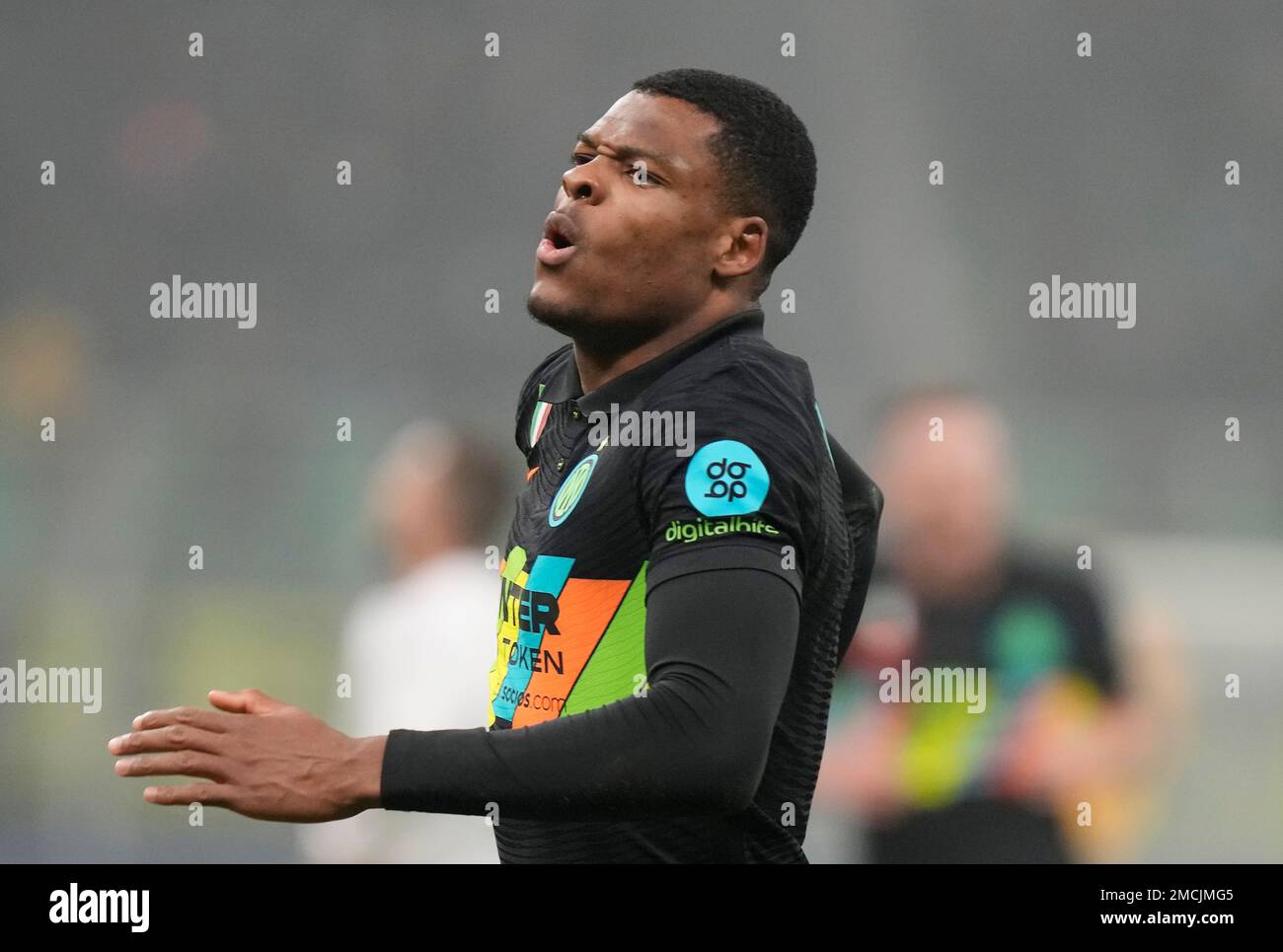 Inter Milan's Denzel Dumfries celebrates after scoring his side's ...