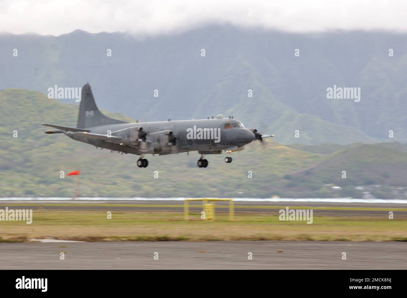 KANOHE BAY, Hawaii (July 6, 2022) A Royal Canadian Air Force CP-140 ...