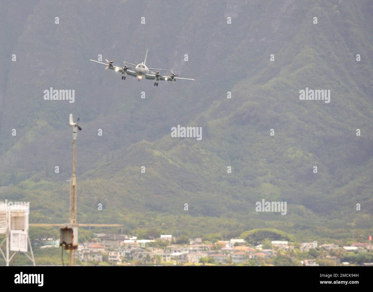 KANOHE BAY, Hawaii (July 6, 2022) A Royal Canadian Air Force CP-140 ...