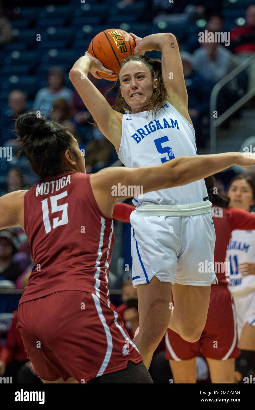 BYU Cougars guard Maria Albiero (5) attempts to pass the ball past ...