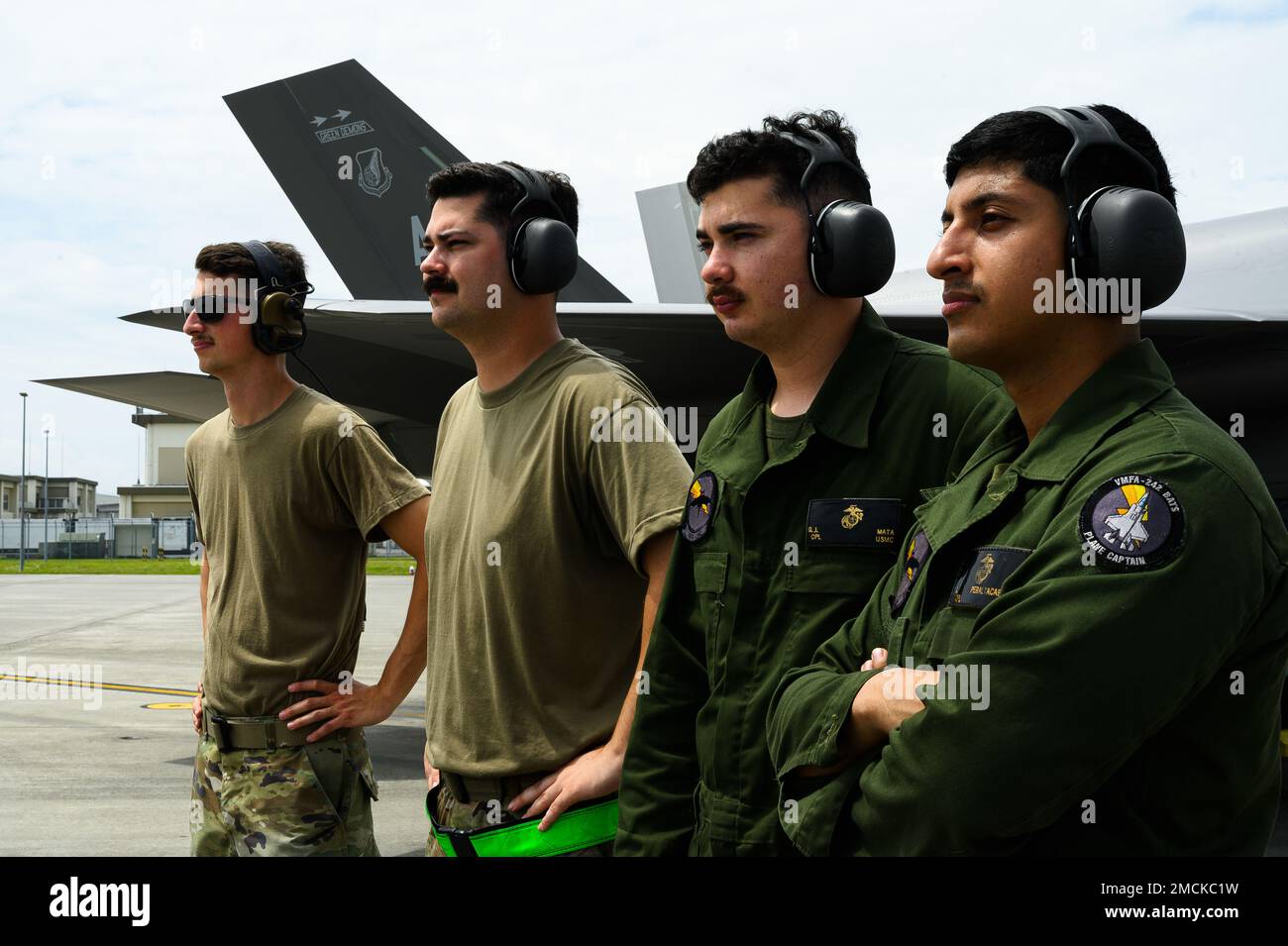 U.S. Air Force crew chiefs assigned to the 356th Expeditionary Fighter ...