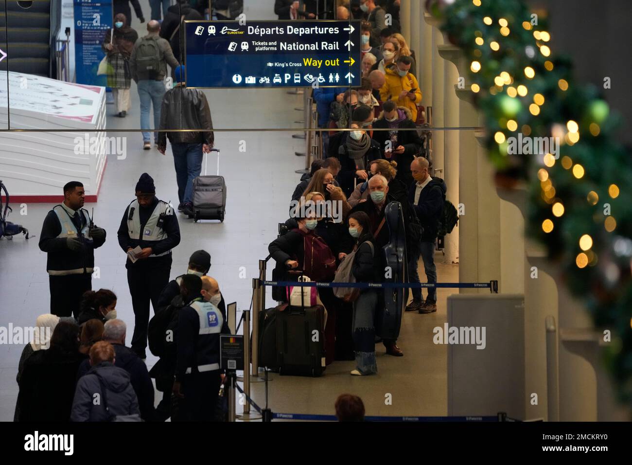People queue up to travel on trains at London St Pancras International ...