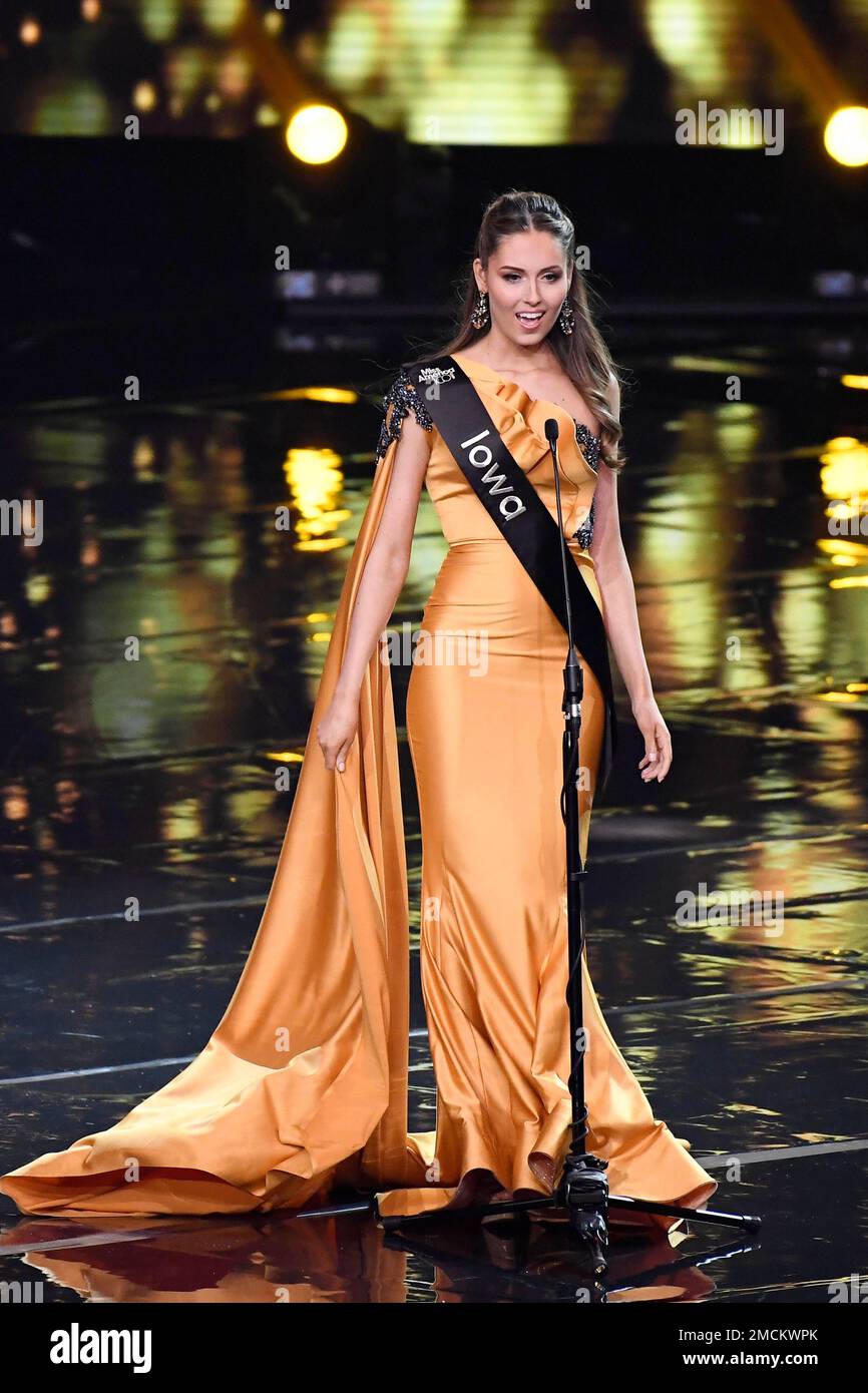 Miss Iowa Grace Lynn Keller in the Miss America competition at the ...