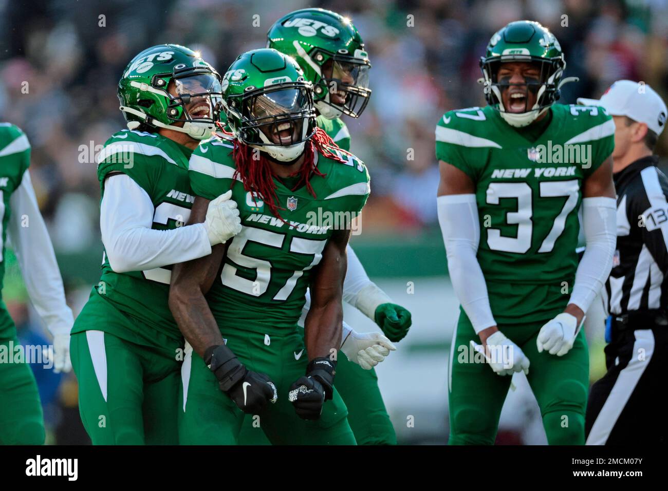 New York Jets middle linebacker C.J. Mosley (57) and Bryce Hall (37 ...