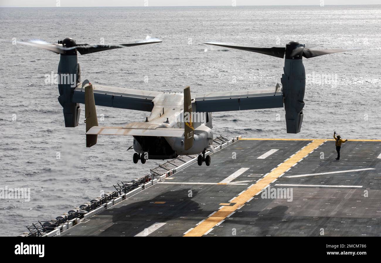 220706-N-EI127-2068 PACIFIC OCEAN (July 6,2022) – An MV-22 Osprey ...