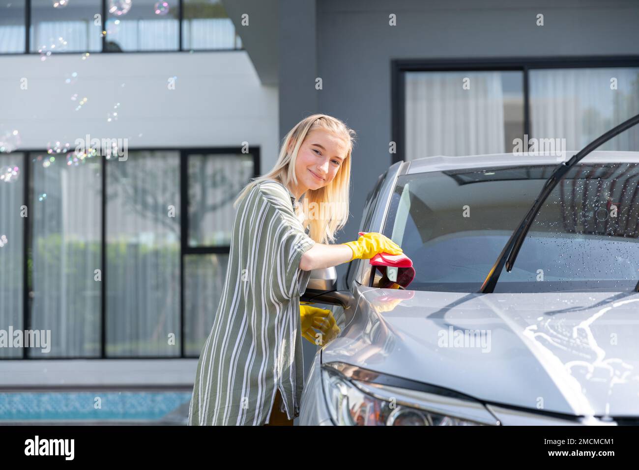 Car splash woman hi-res stock photography and images - Alamy