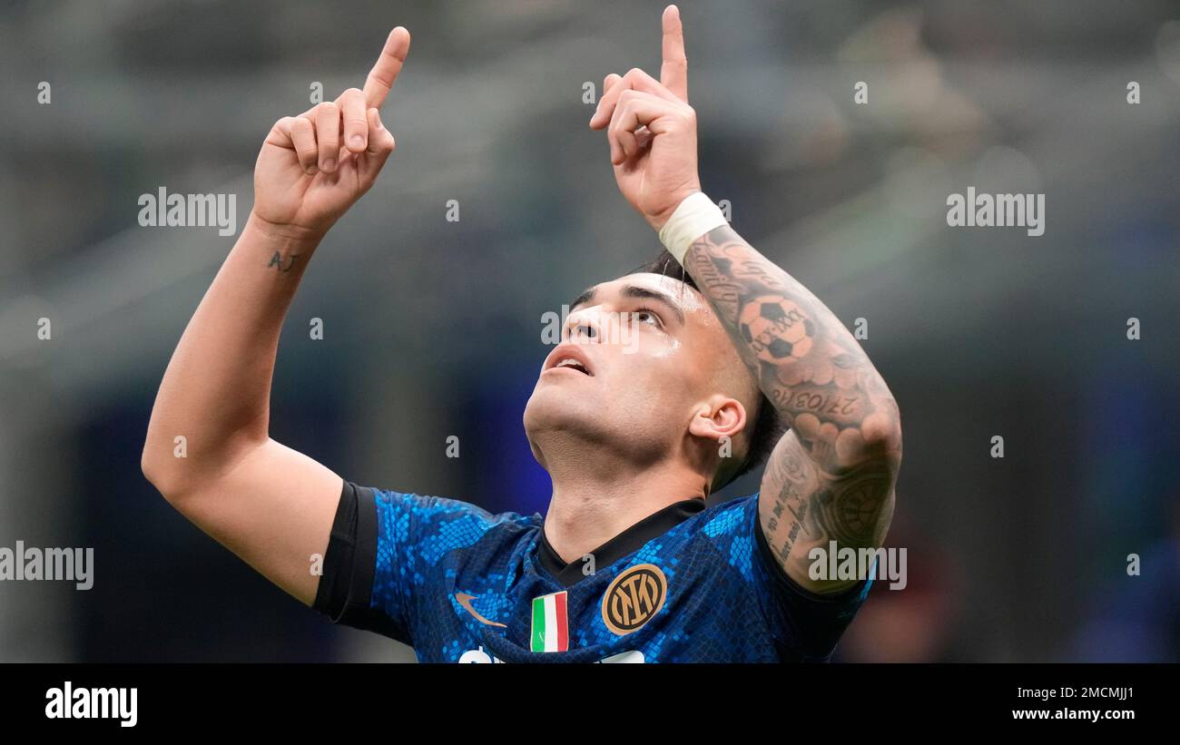 Inter Milan's Lautaro Martinez celebrates after scoring during a Serie ...