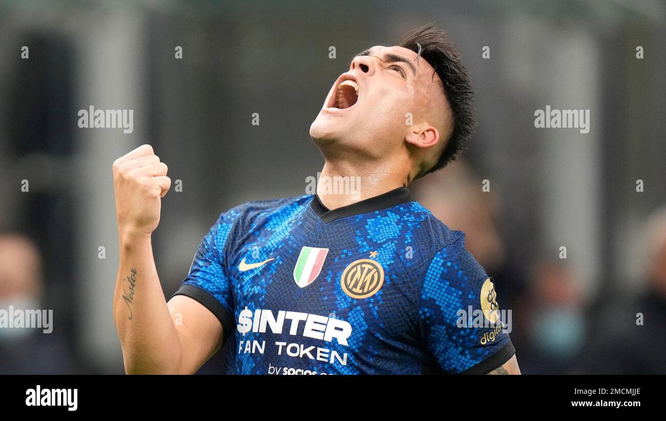 Inter Milan's Lautaro Martinez celebrates after scoring during a Serie ...