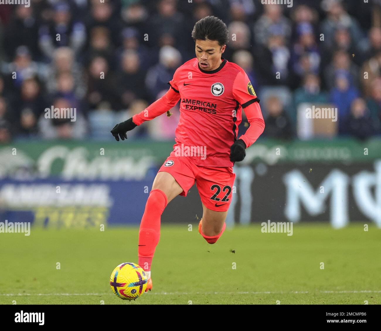 Kaoru Mitoma #22 of Brighton & Hove Albion in action during the Premier ...