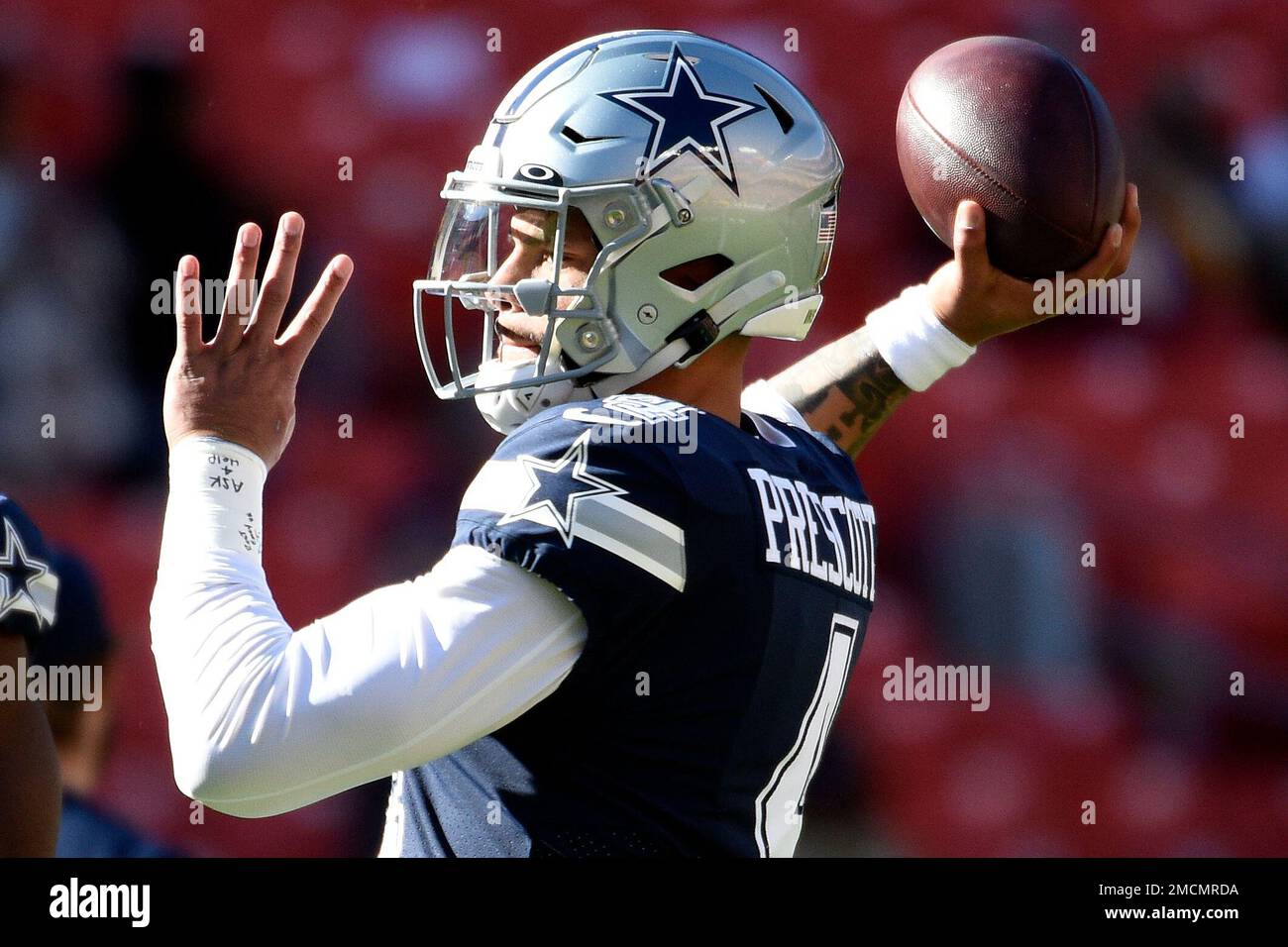 Dallas Cowboys quarterback Dak Prescott (4) warms up prior to an NFL ...