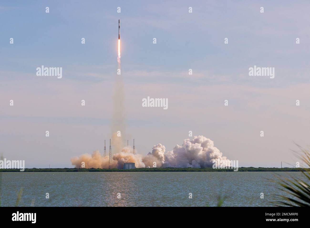Space launch complex 40 slc 40 hi-res stock photography and images - Alamy