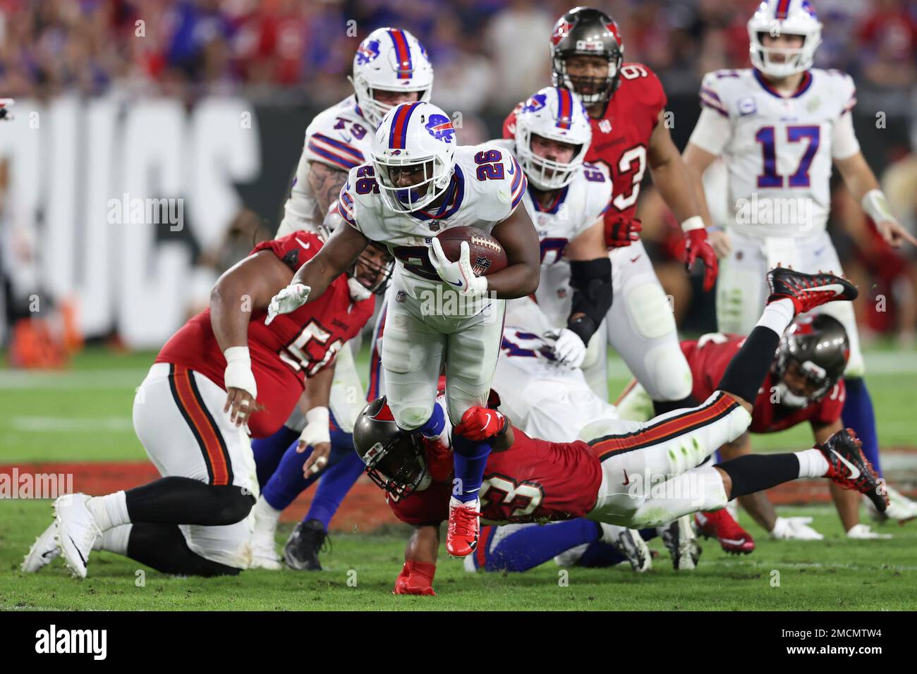 Buffalo Bills running back Devin Singletary (26) runs against the Tampa ...