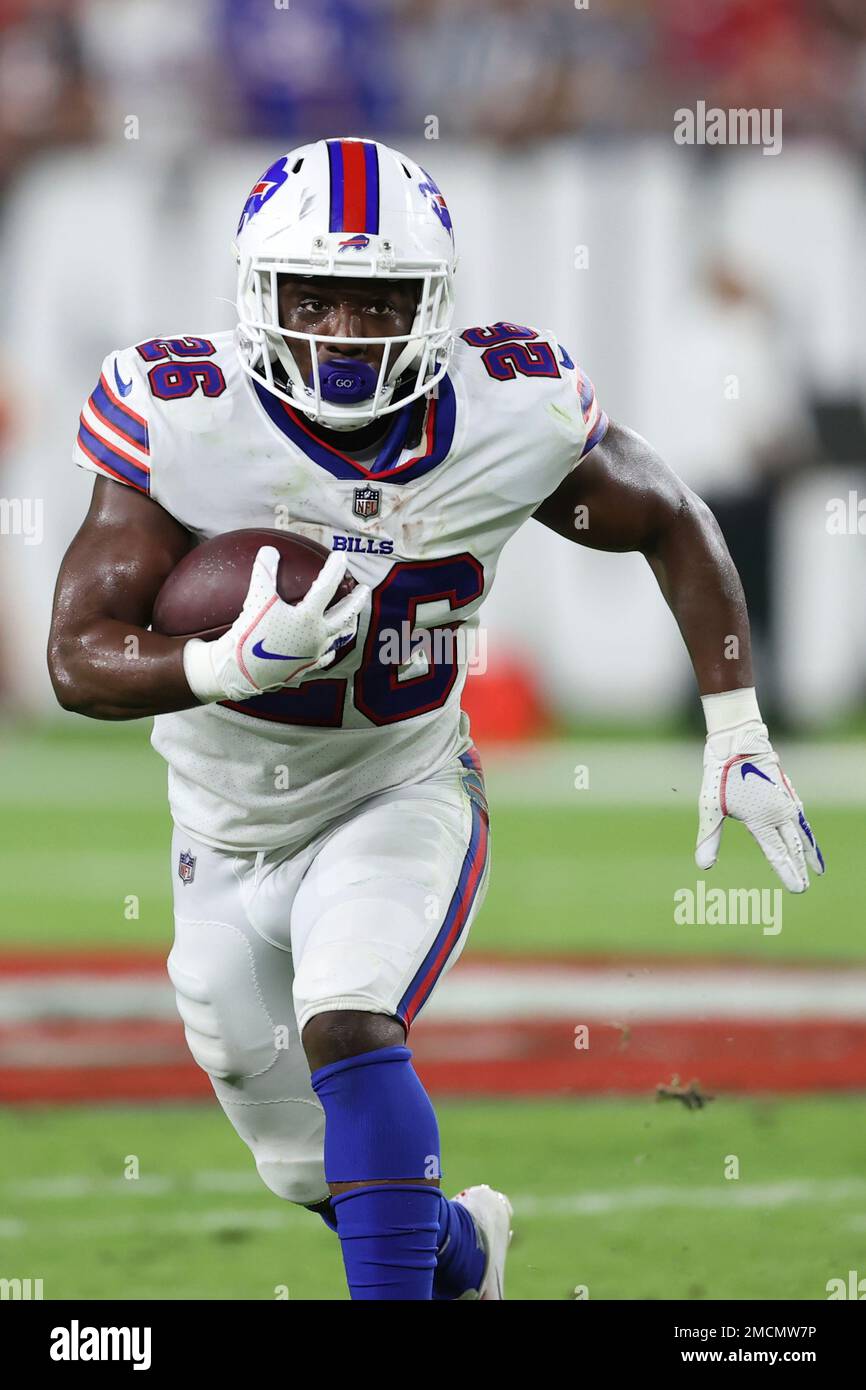 Buffalo Bills running back Devin Singletary (26) rushes against the ...
