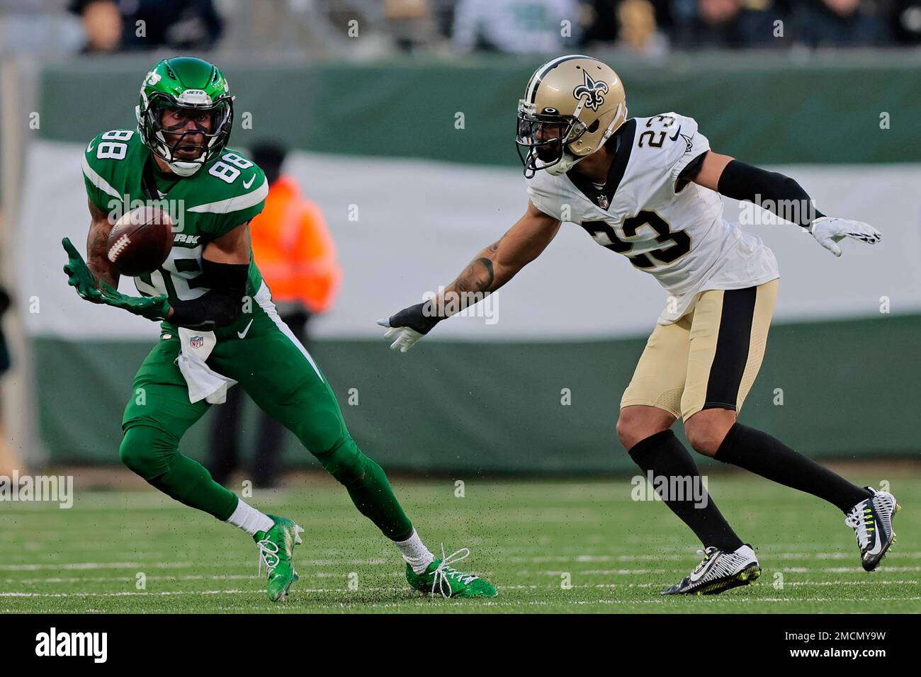 New York Jets wide receiver Keelan Cole (88) makes a catch in front of ...