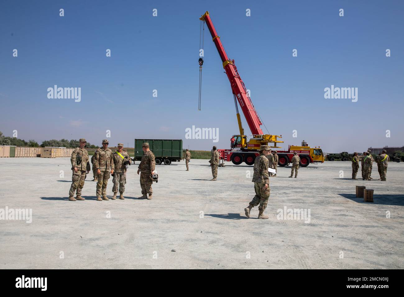 U.S. Army Soldiers assigned to Head and Headquarters Company, 526th ...