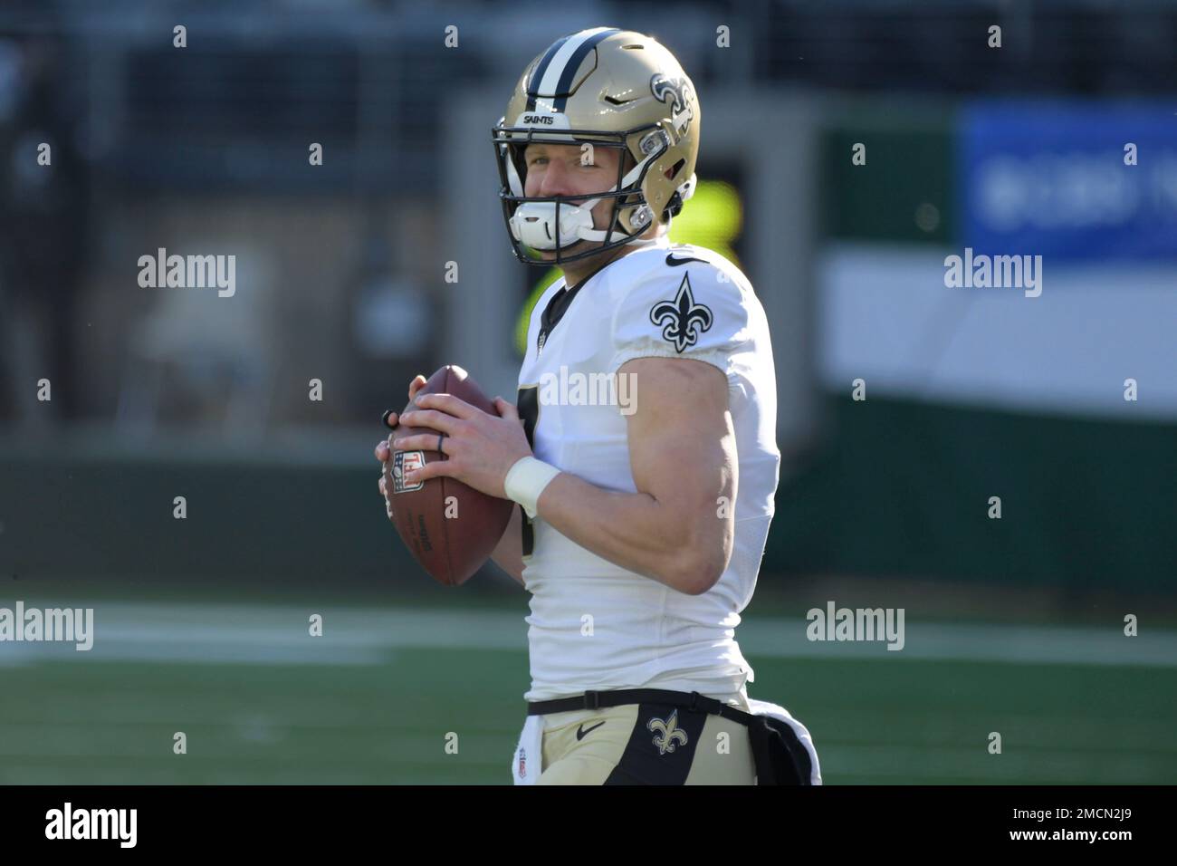 New Orleans Saints quarterback Taysom Hill warms-up before an NFL ...