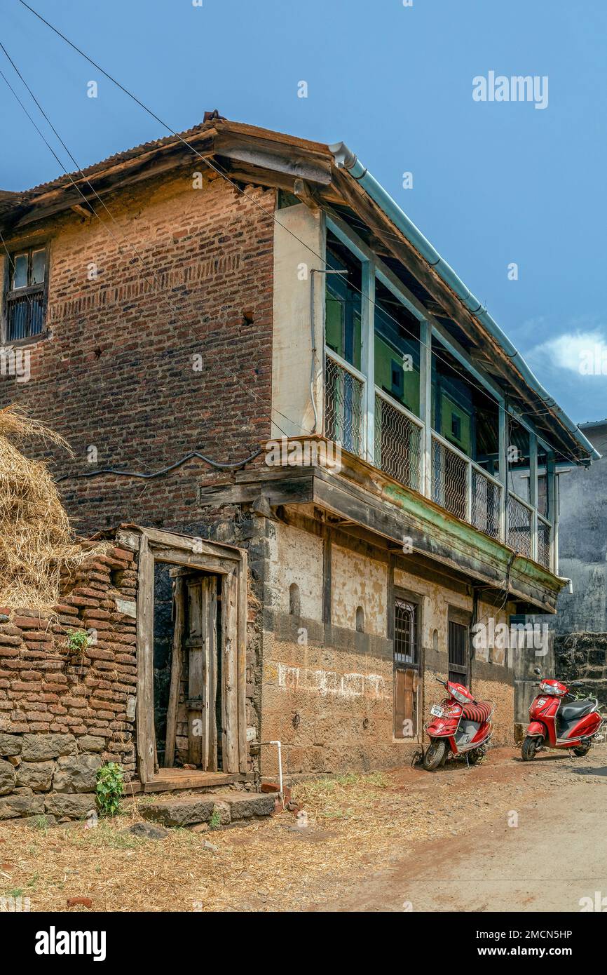 Traditional rural house maharashtra india hi-res stock photography and ...