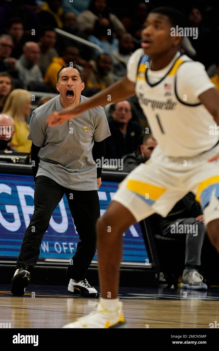 Marquette head coach Shaka Smart reacts during the first half of an ...