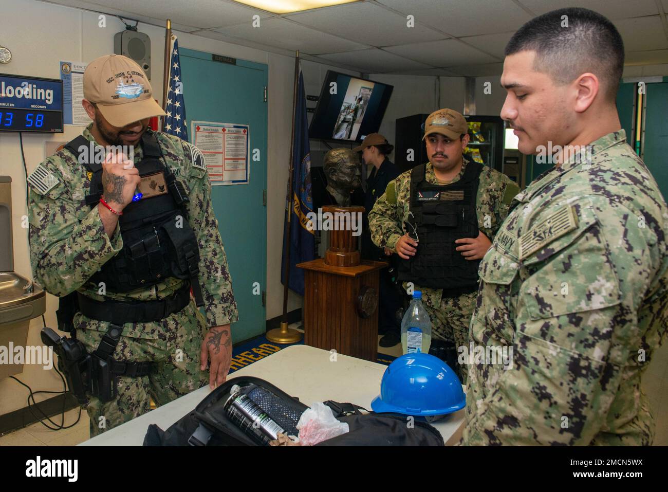 Navy bag inspection hi-res stock photography and images - Alamy