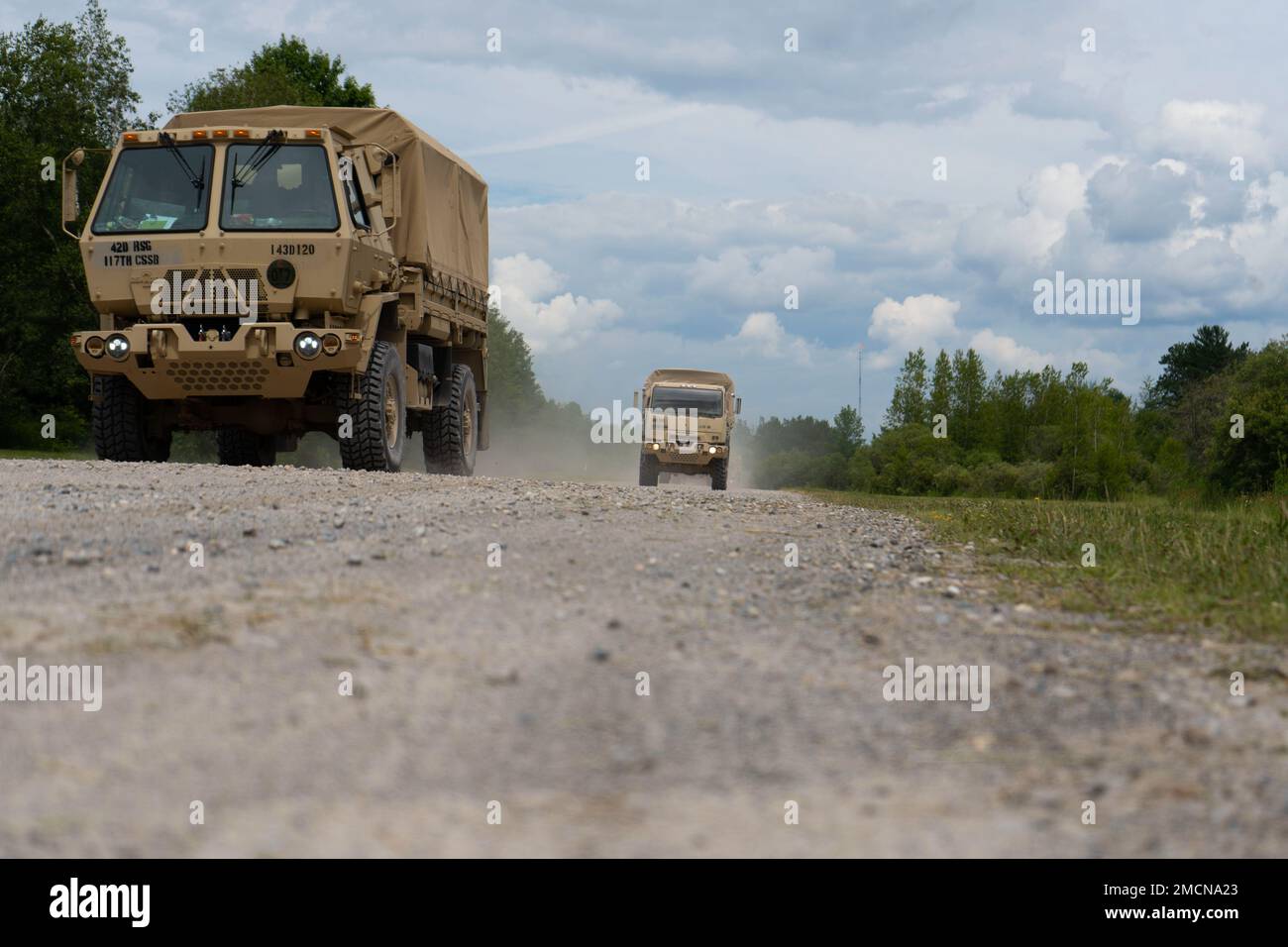 Members of the New Jersey Army National Guard’s 143rd Transportation ...