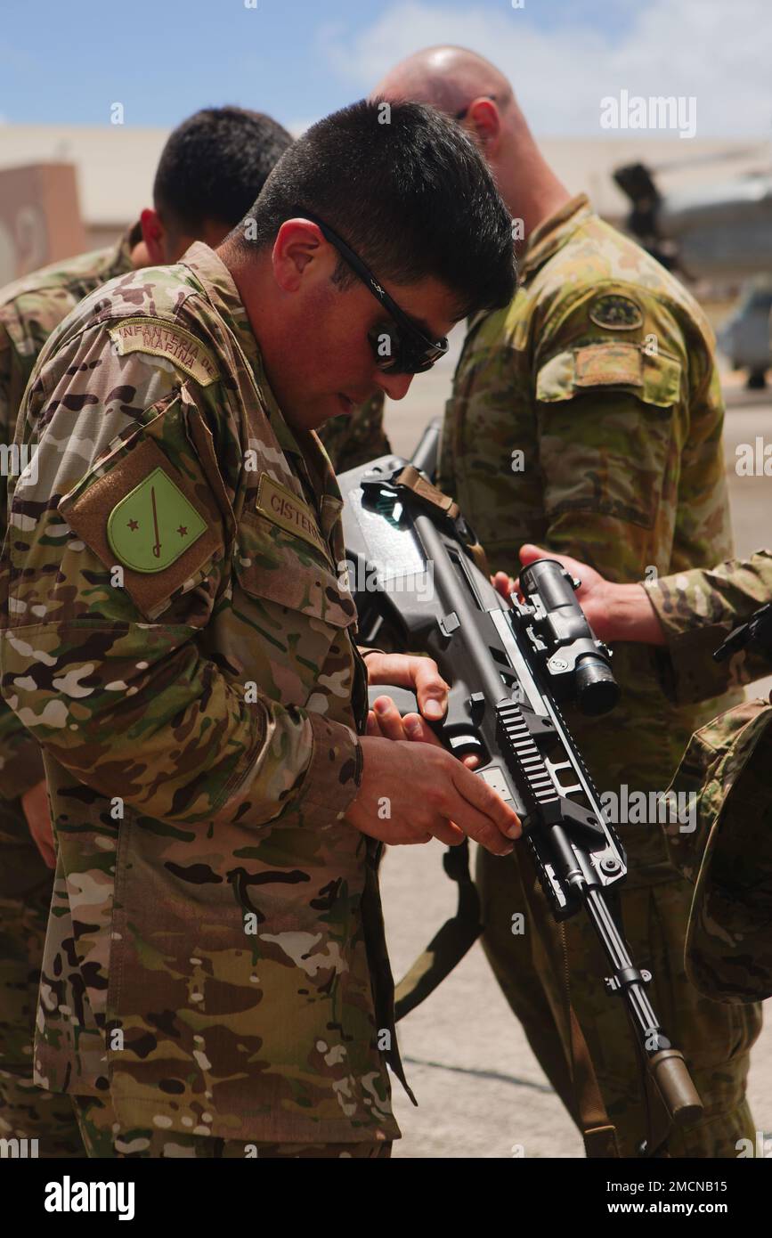 Ef88 assault rifle hi-res stock photography and images - Alamy