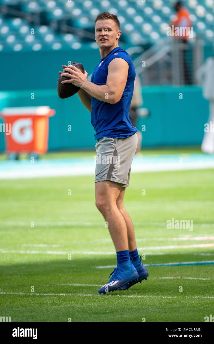 New York Giants quarterback Brian Lewerke (6) looks to throw the ...