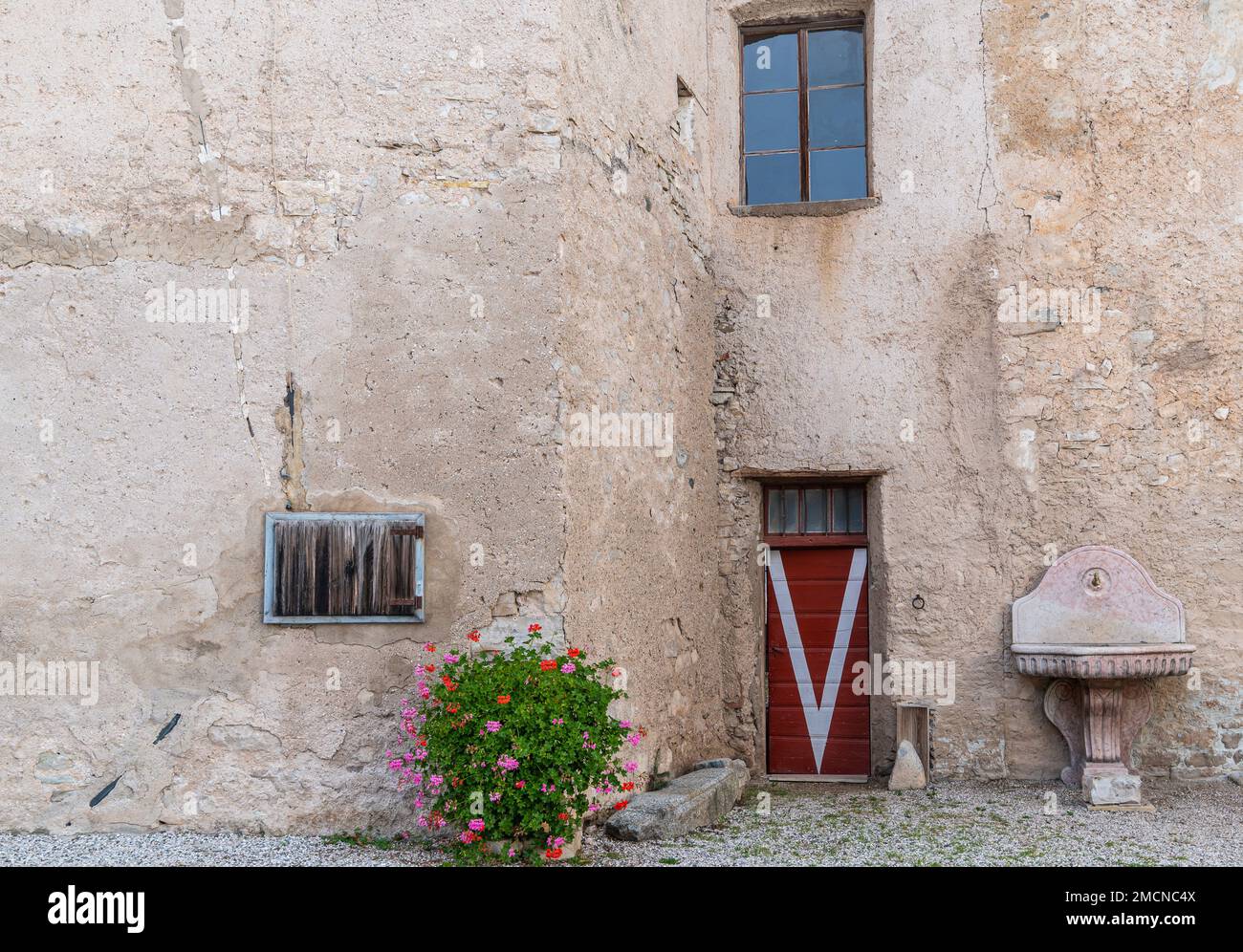 Casez castle of non valley hi-res stock photography and images - Alamy