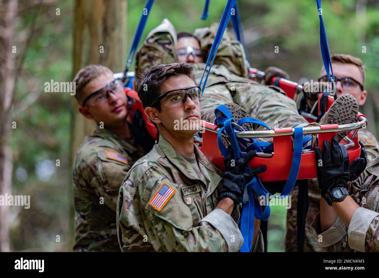Cadets from 8th Regiment, Advanced Camp complete the Field Leadership ...
