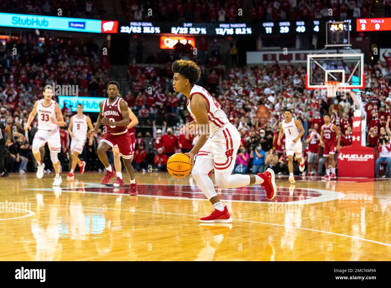Wisconsin's Chucky Hepburn (23) against Indiana during the second half ...