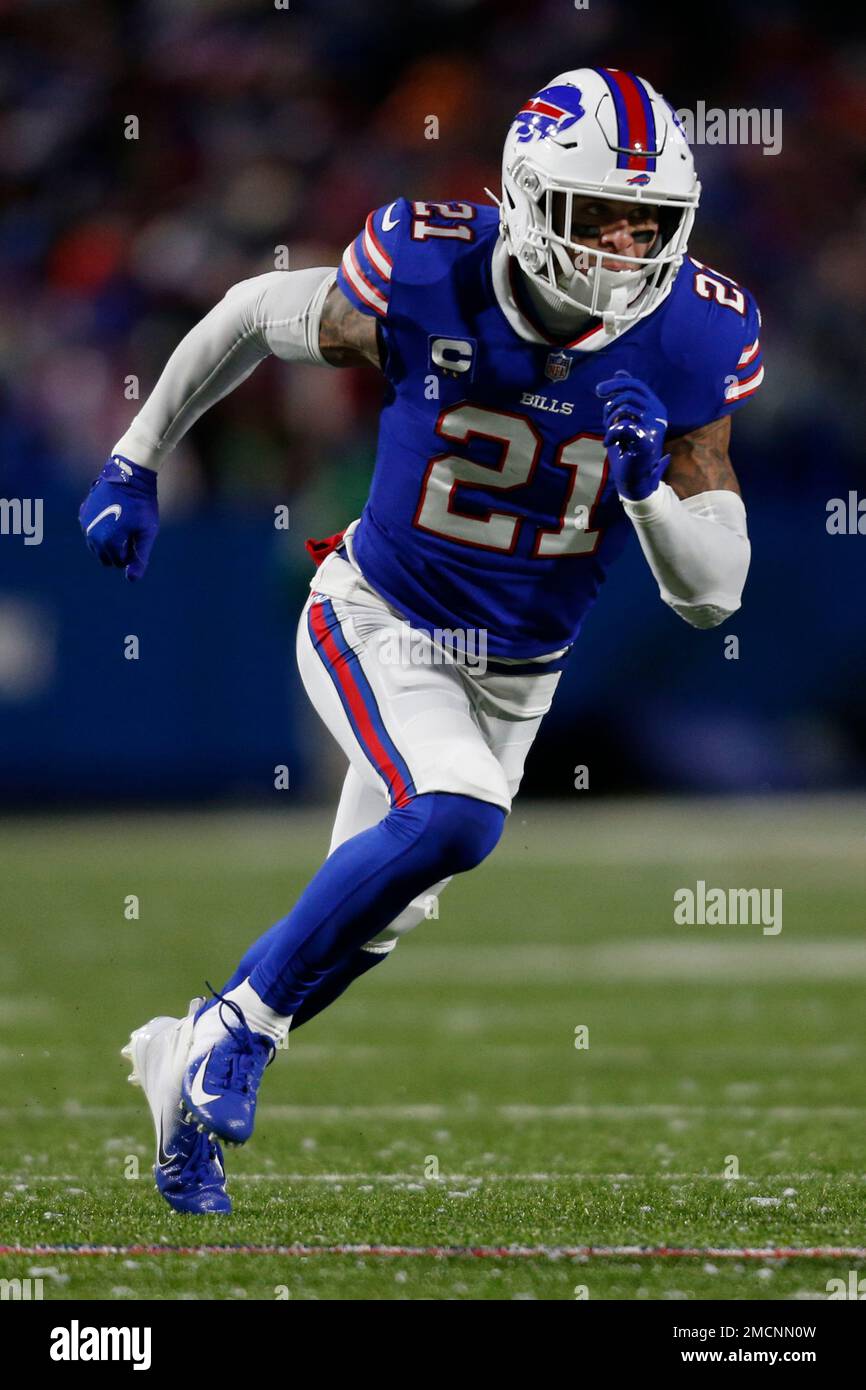 Buffalo Bills free safety Jordan Poyer (21) lines up during the first ...