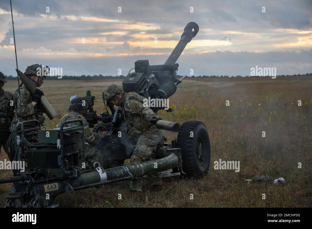U.S. Army paratroopers assigned to A Battery, 4th Battalion, 319th ...
