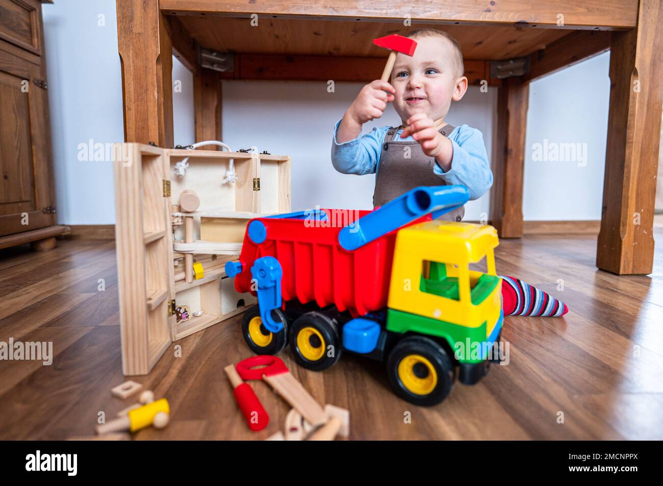 Mechanic boy hi-res stock photography and images - Alamy