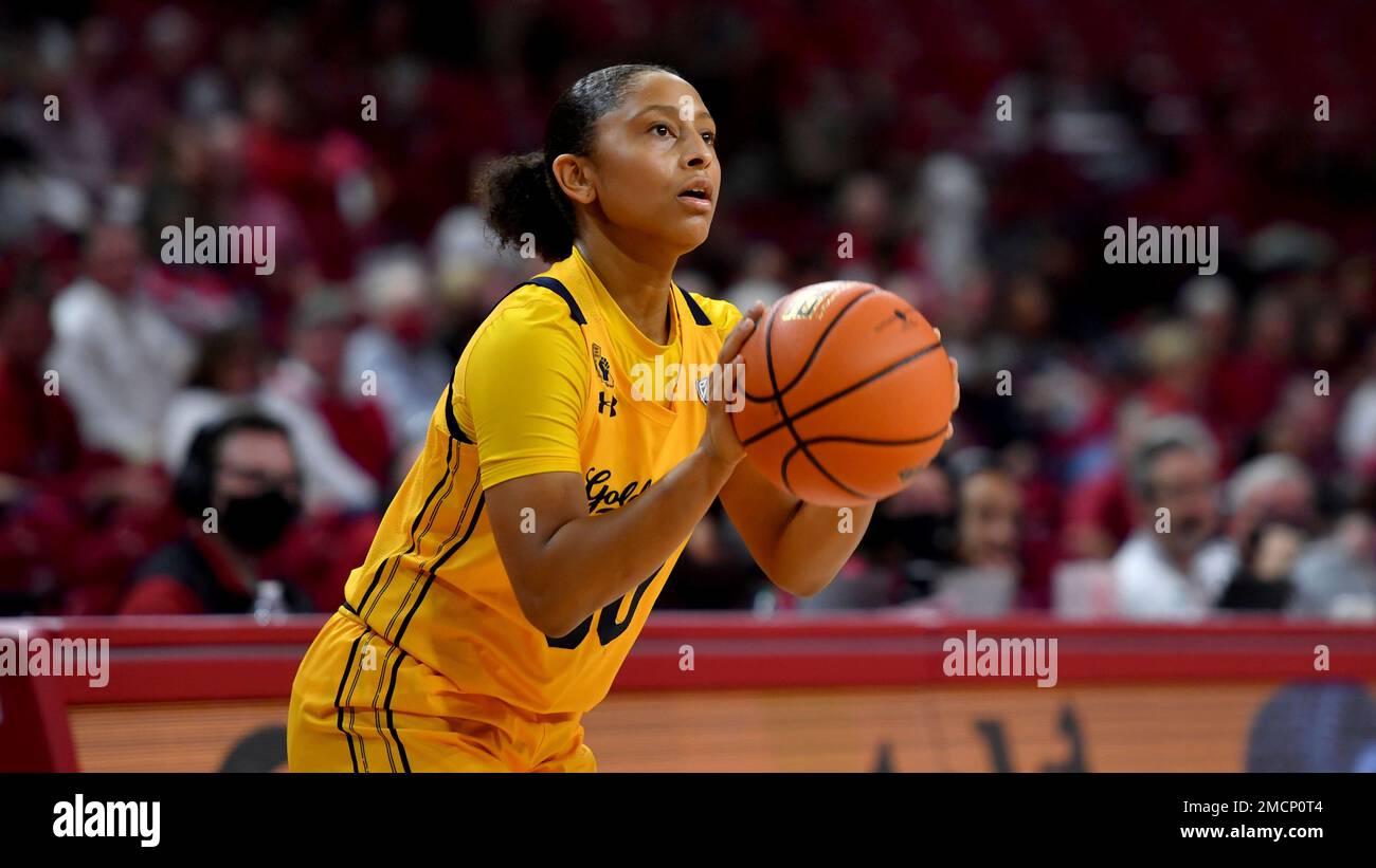 California guard Jayda Curry (30) against Arkansas during an NCAA ...