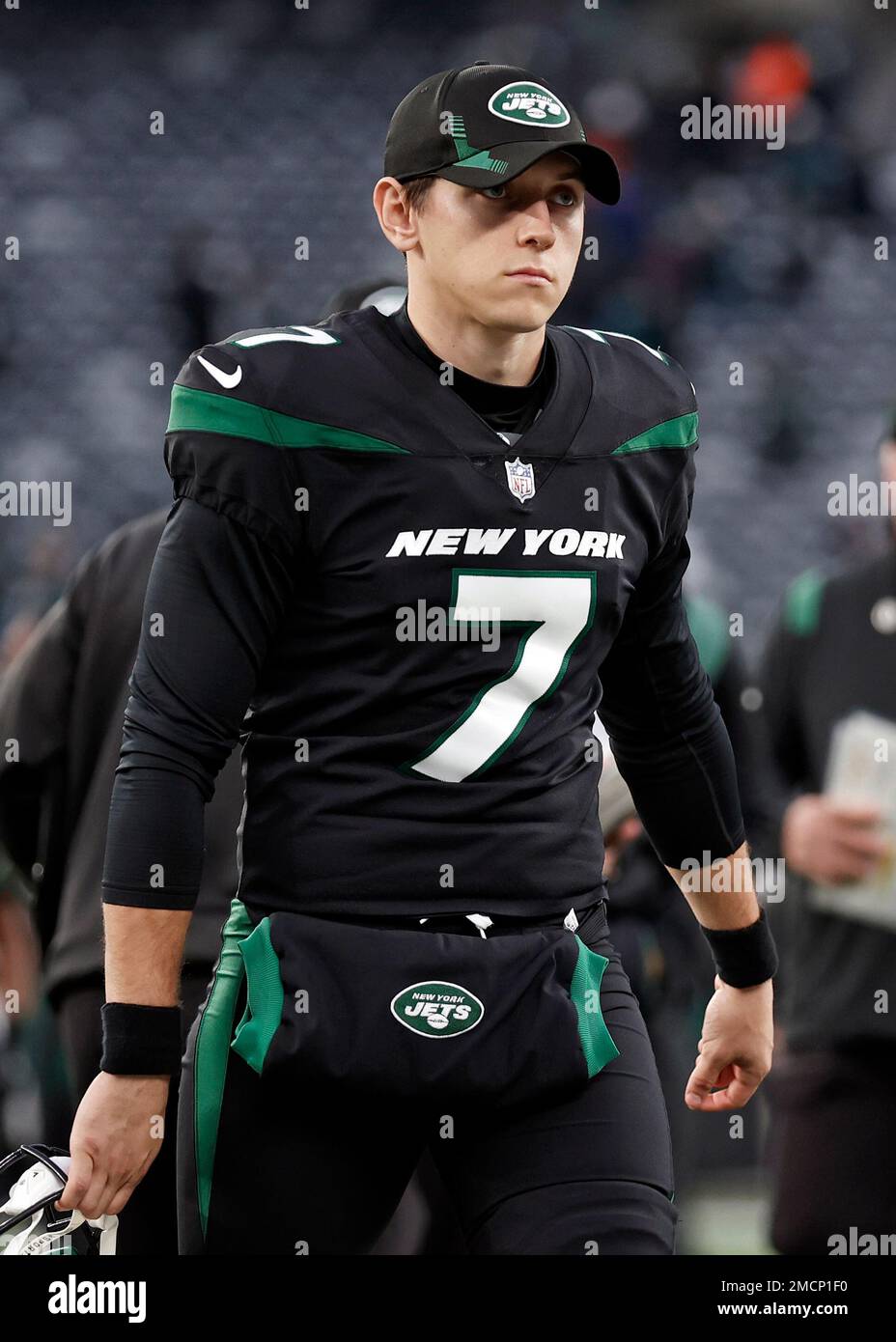 New York Jets punter Braden Mann (7) walks off the field after an NFL ...