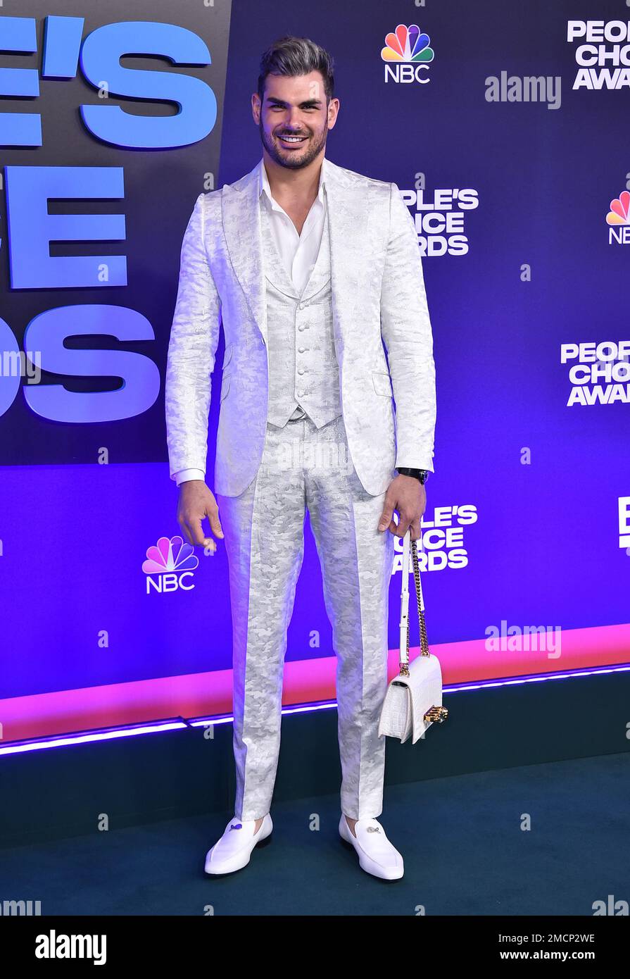 Romain Bonnet arrives at the People's Choice Awards on Tuesday, Dec. 7 ...