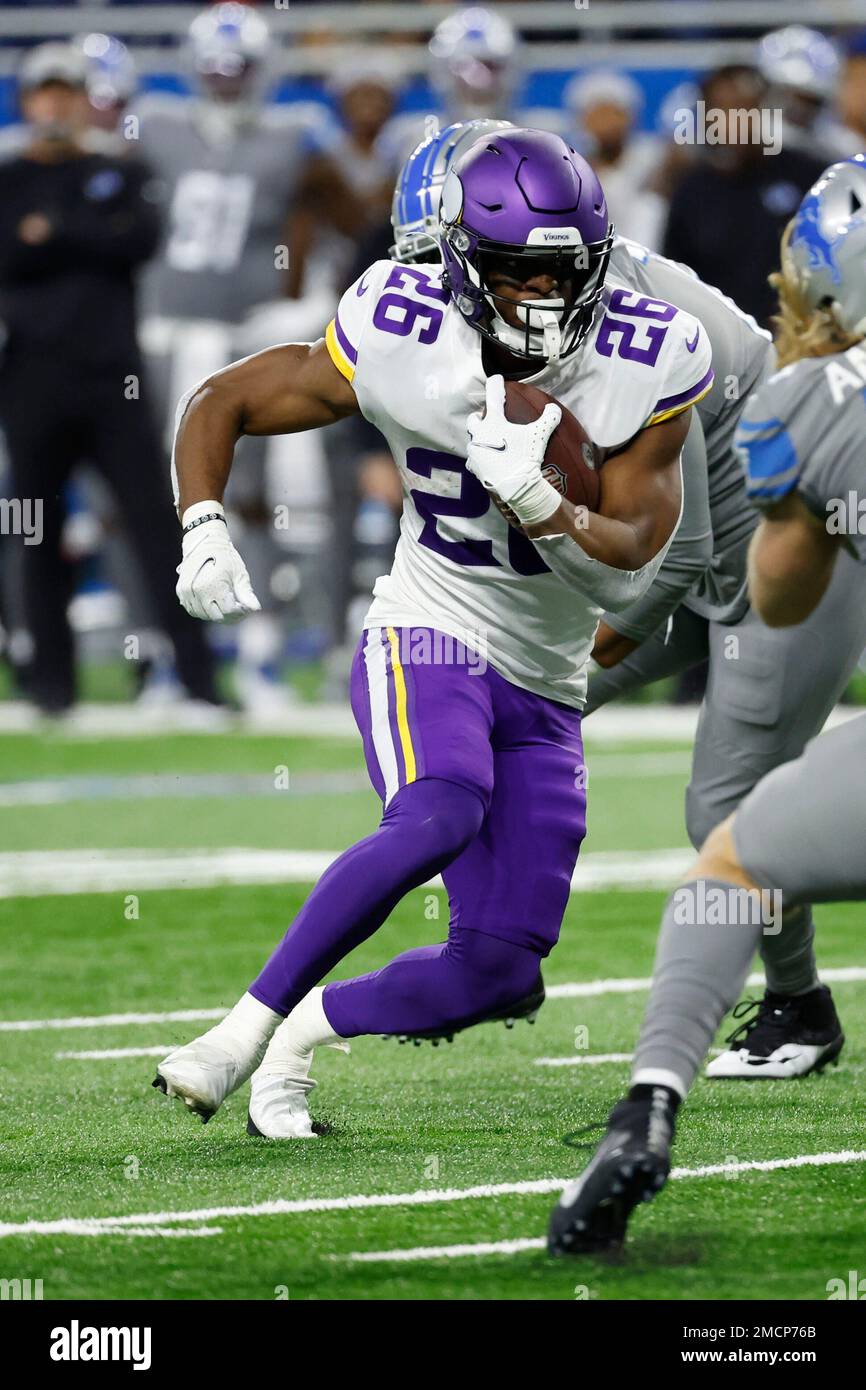 Minnesota Vikings running back Alexander Mattison (25) rushes against ...