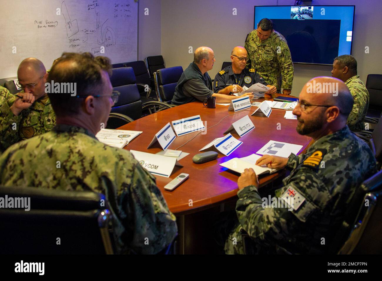 Commanders update brief hi-res stock photography and images - Alamy