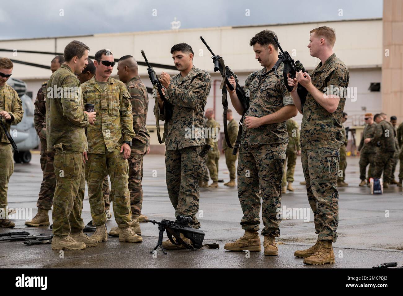 MARINE CORPS BASE, HAWAII (July 8, 2022) Australian Army soldiers from ...