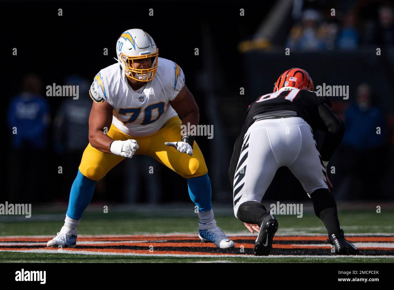 Los Angeles Chargers tackle Rashawn Slater (70) drops into pass ...