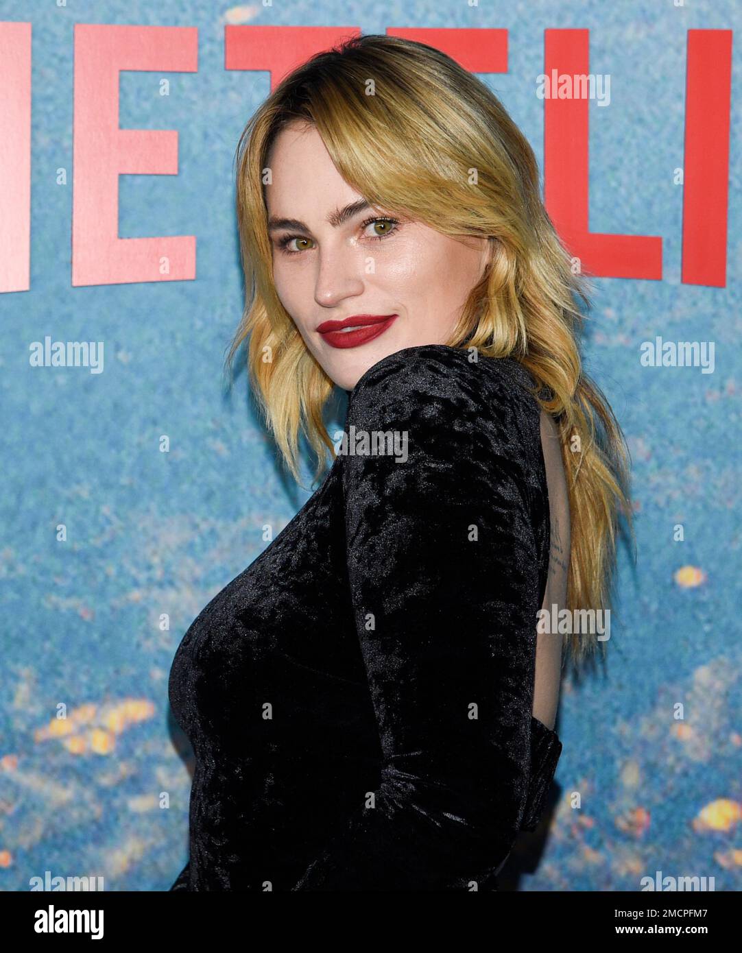 Kathryn Gallagher attends the world premiere of "Don't Look Up" at Jazz ...