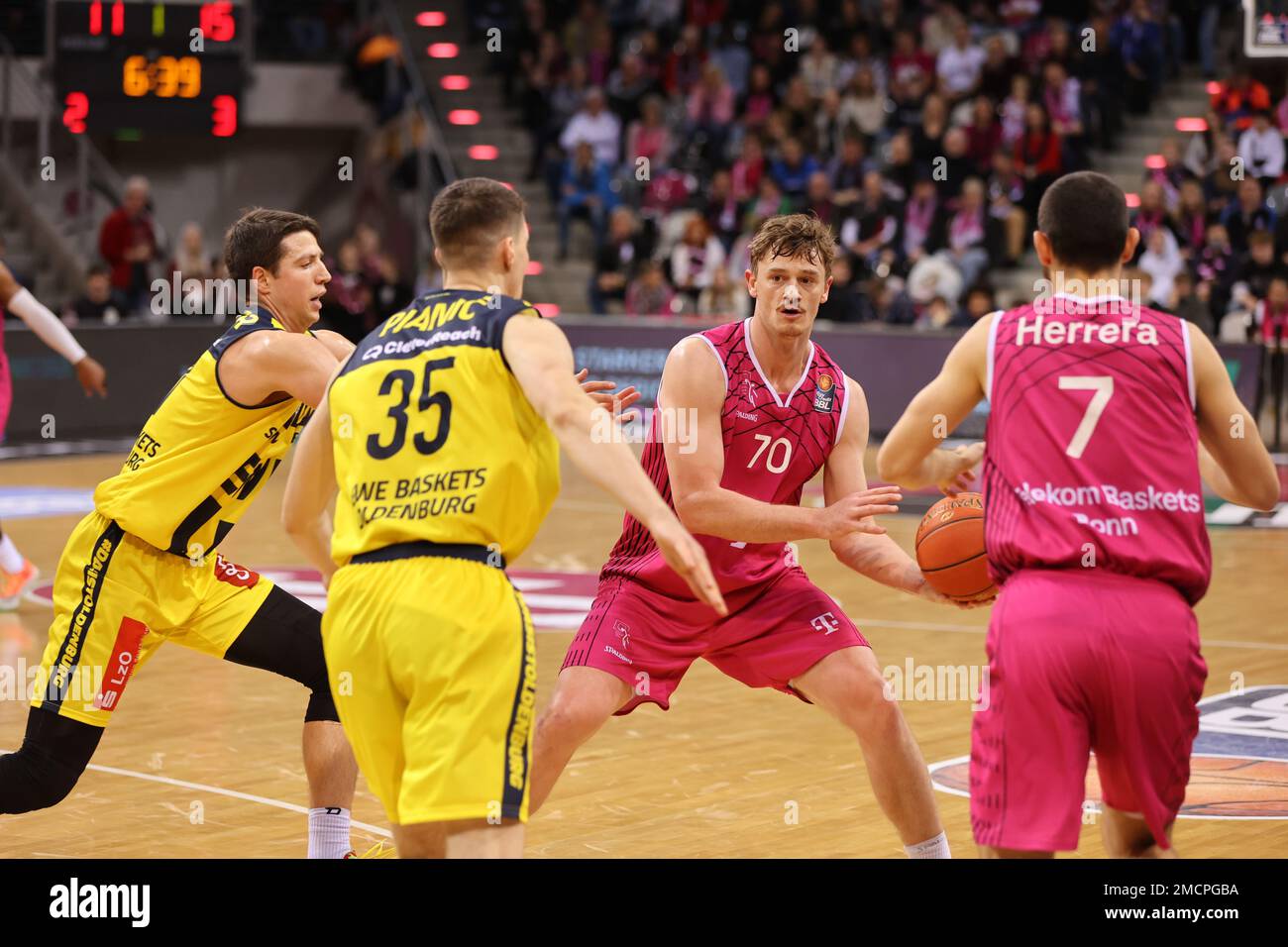 Alen pjanic hi-res stock photography and images - Alamy