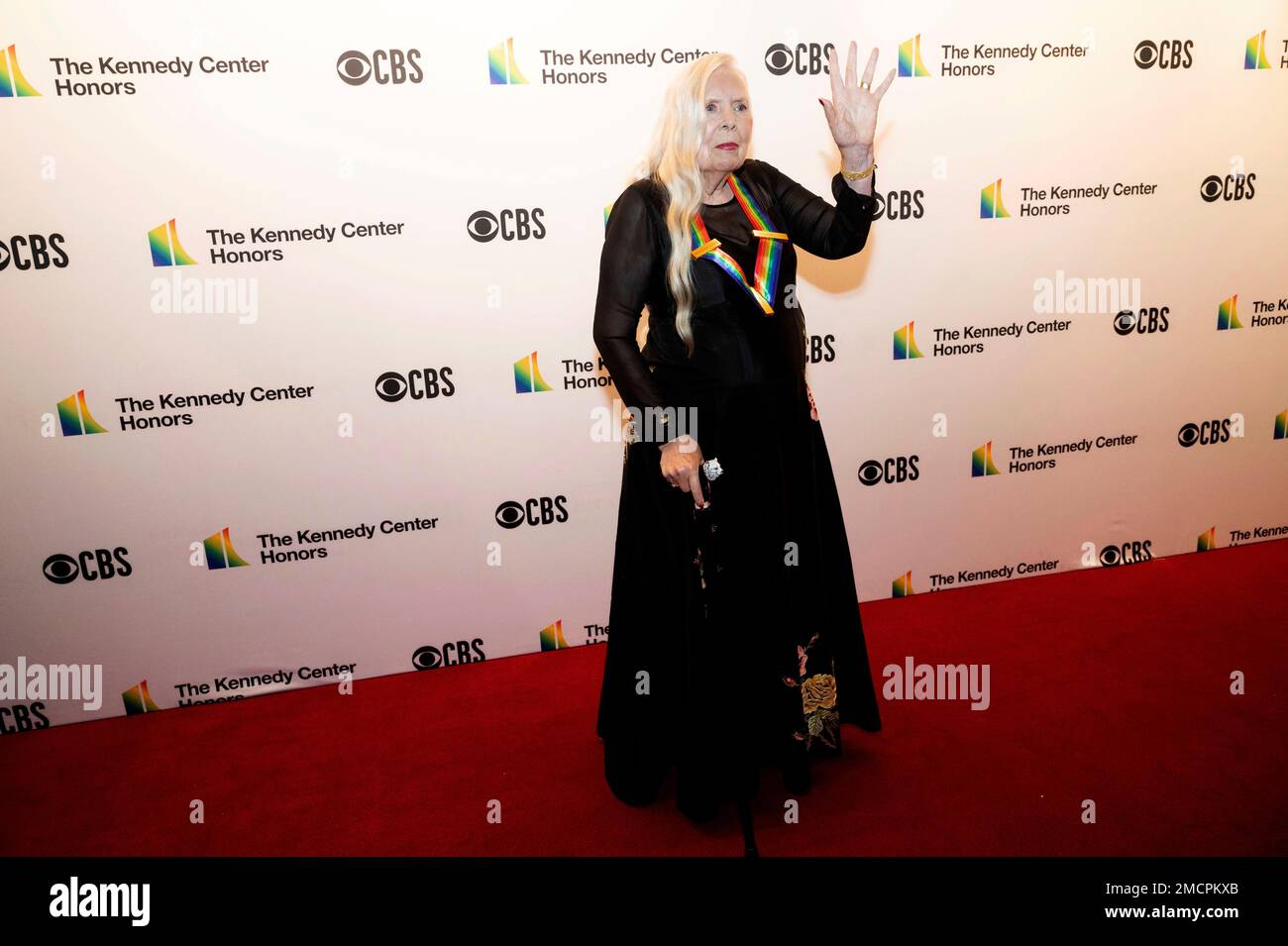 2021 Kennedy Center honoree singer-songwriter Joni Mitchell poses on ...