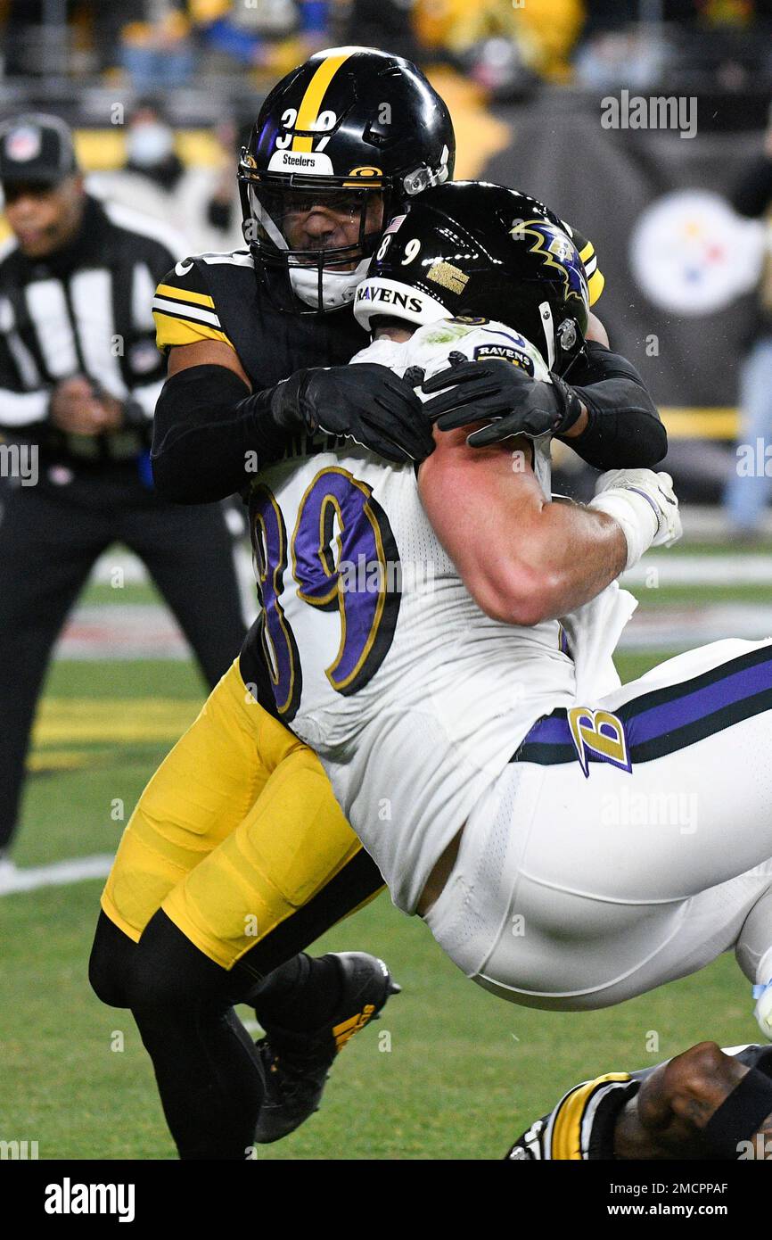Baltimore Ravens tight end Mark Andrews (89) is hot by Pittsburgh ...