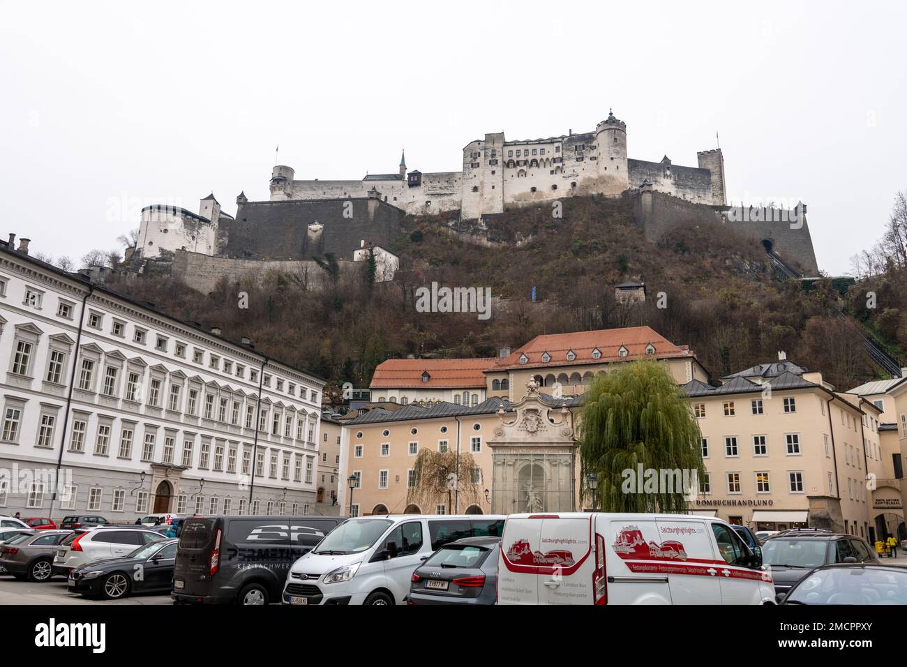 Medieval castle city skyline hi-res stock photography and images - Alamy