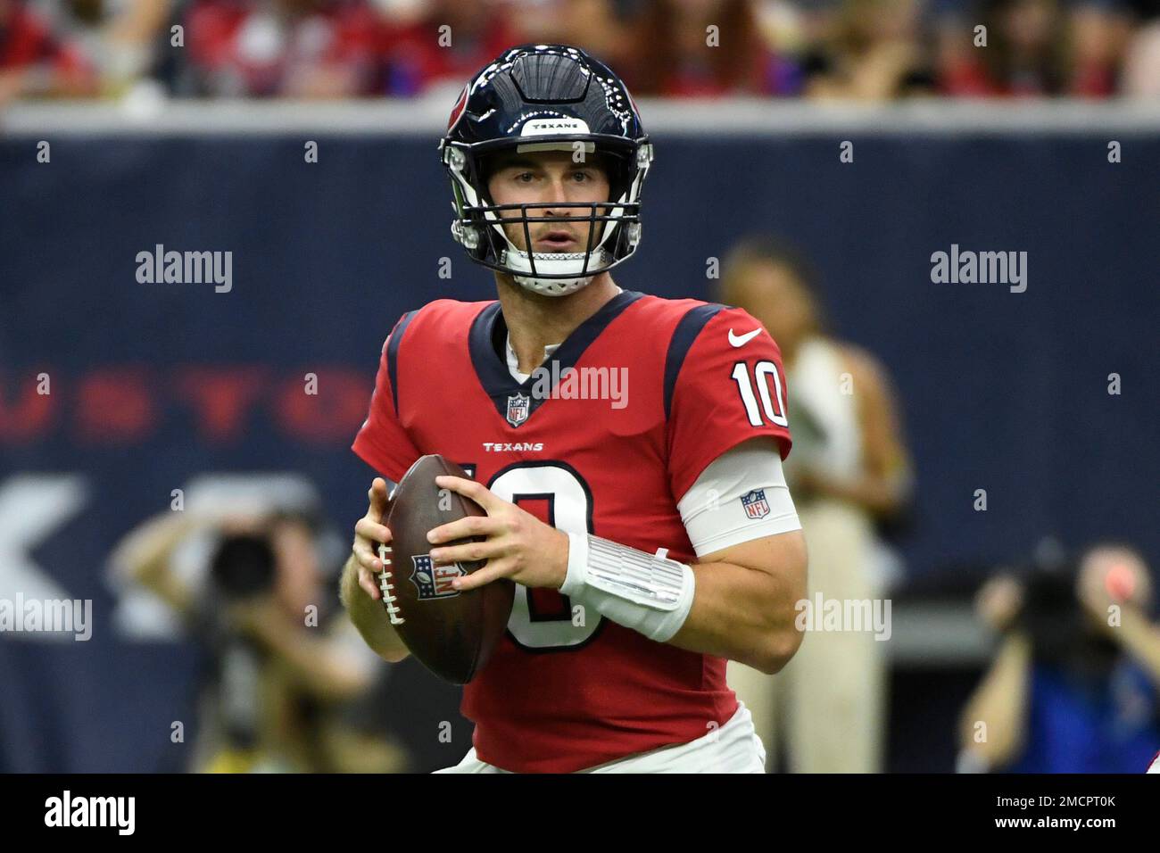 Houston Texans quarterback Davis Mills (10) looks to pass against the ...