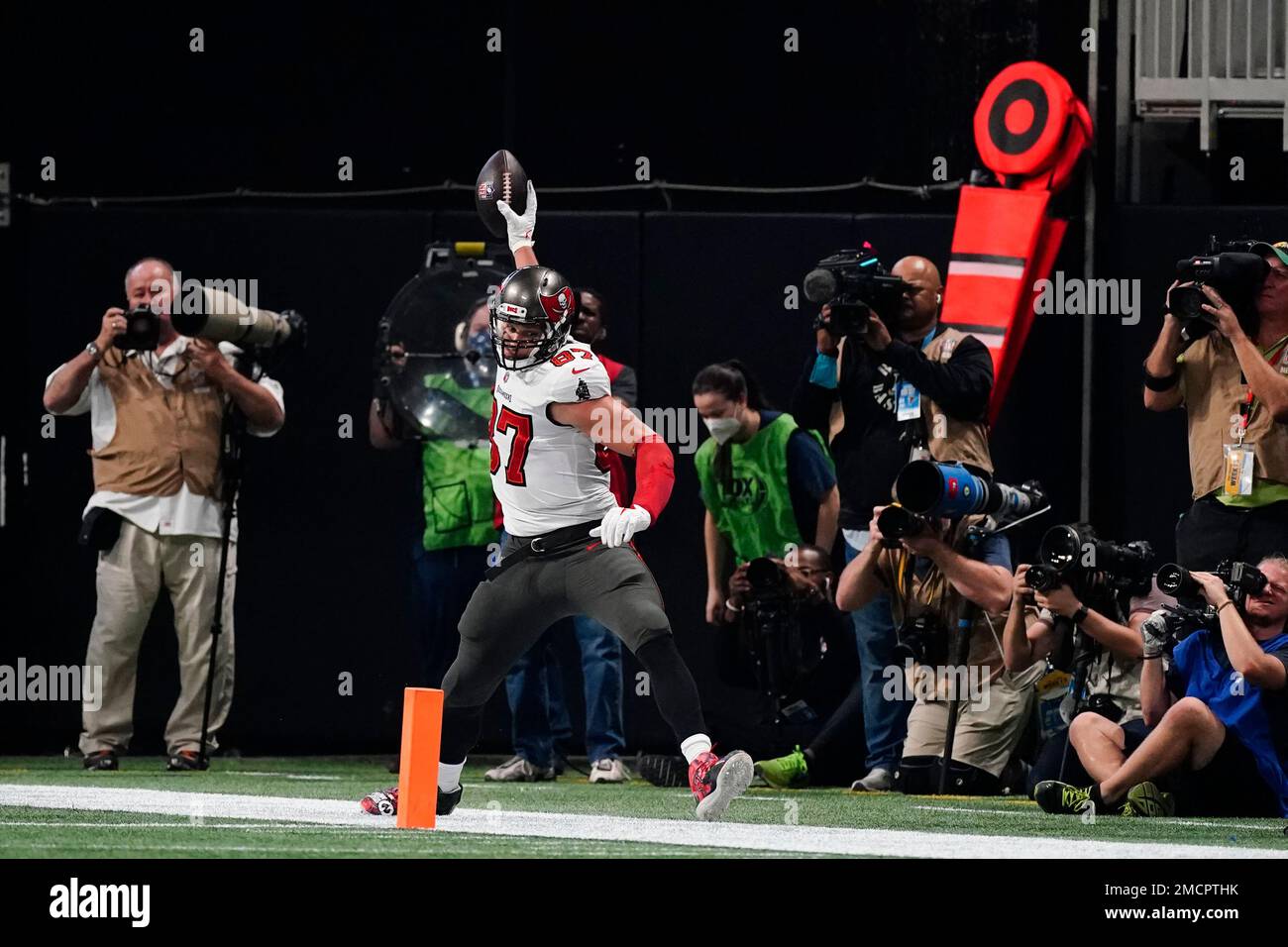 Tampa Bay Buccaneers tight end Rob Gronkowski (87) celebrates his ...