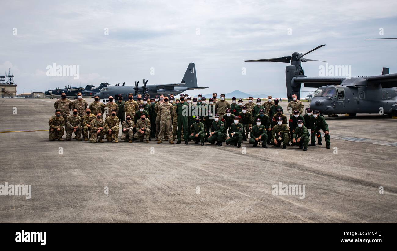 Members of the 1st Special Operations Squadron and 71st Air Rescue ...
