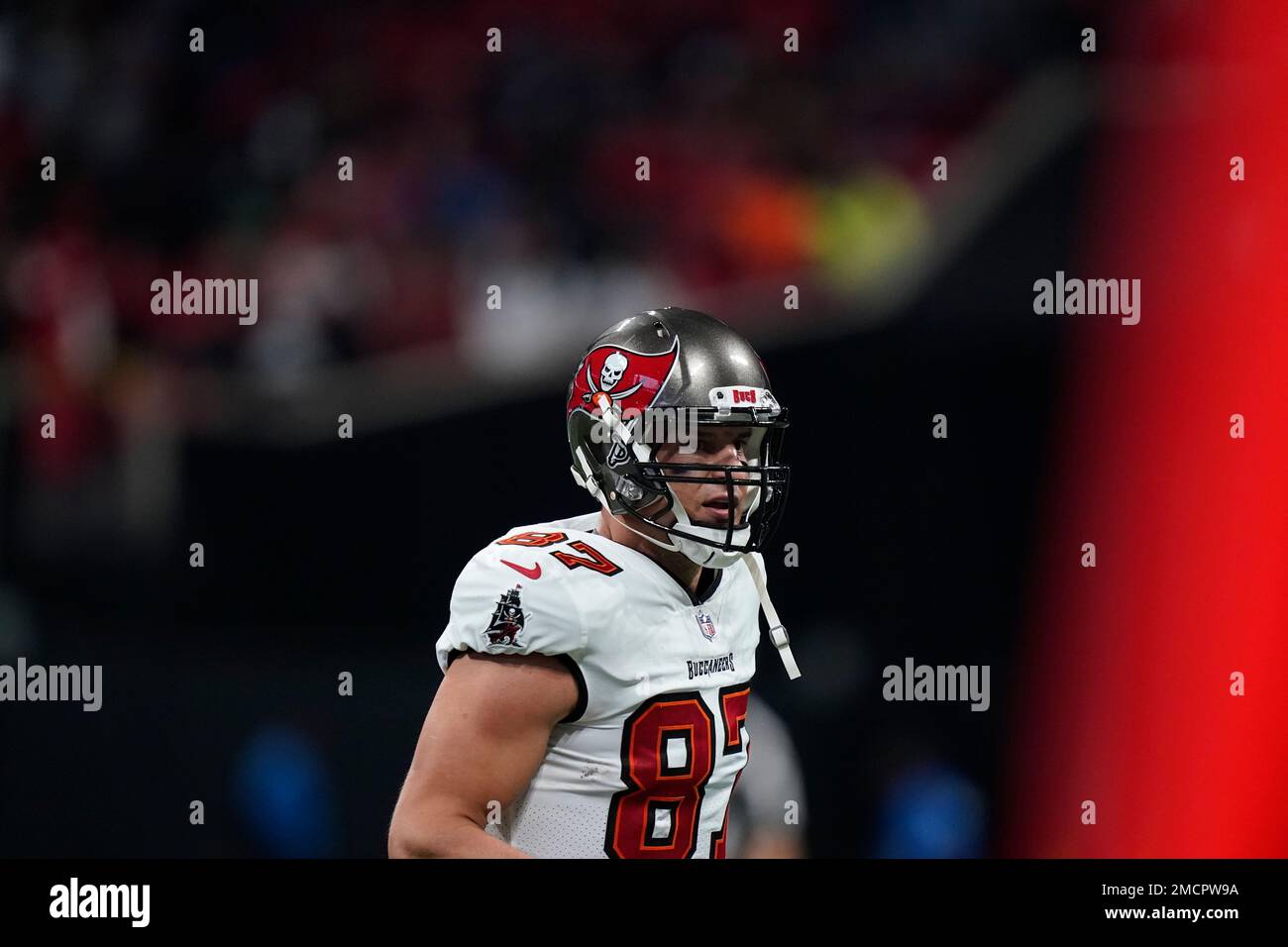 Tampa Bay Buccaneers tight end Rob Gronkowski (87) works against the ...