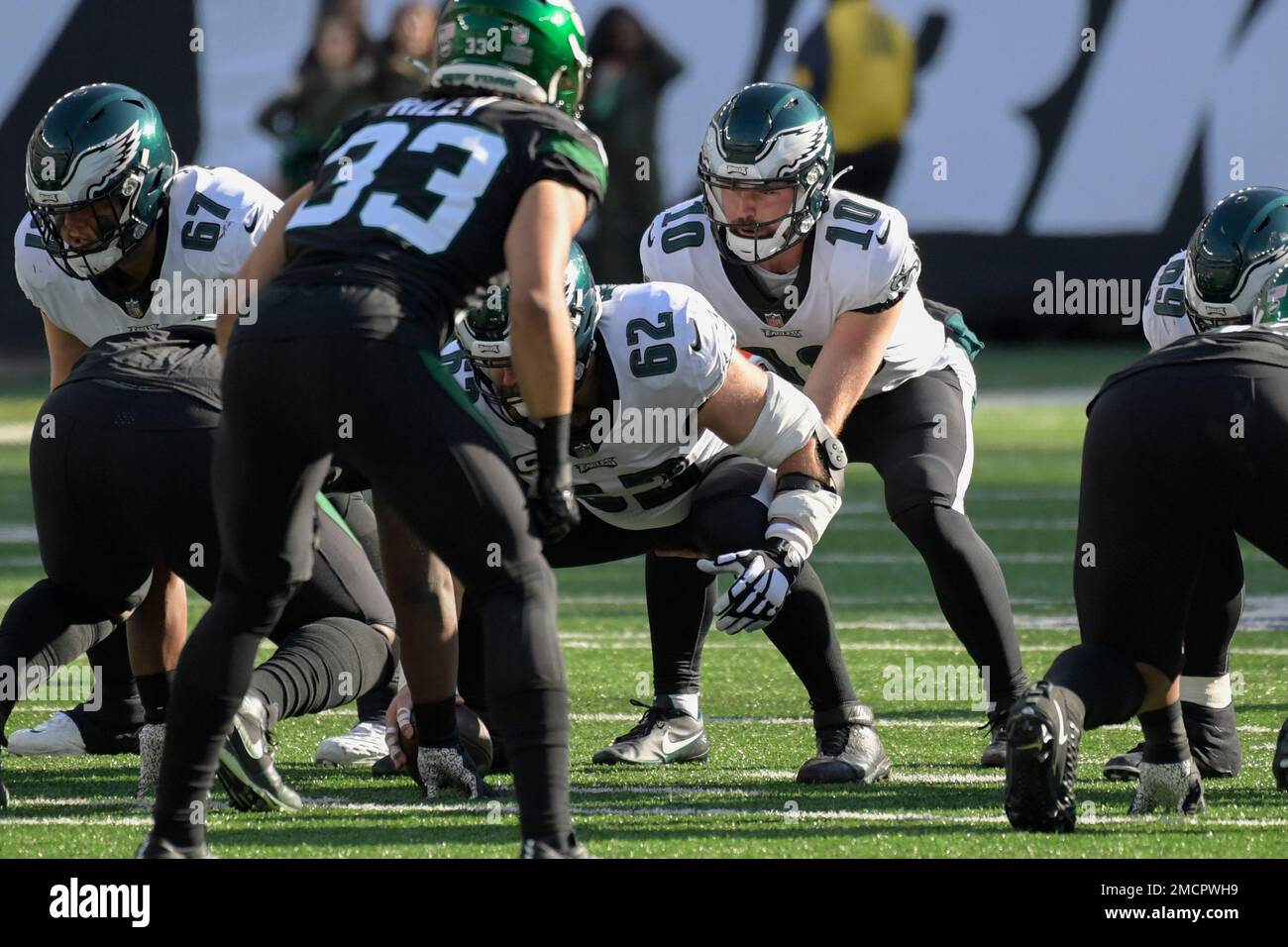 Philadelphia Eagles quarterback Gardner Minshew waits for the snap ...