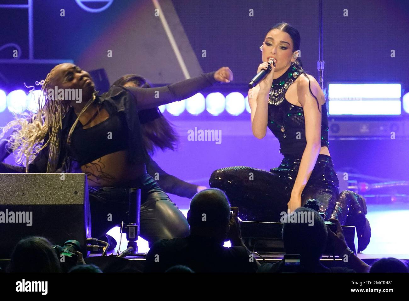 Dixie D'Amelio, right, performs during the 2021 Jingle Ball at The ...